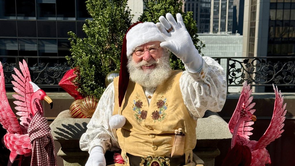 Where to See Santa in NYC? Complete Guide!
